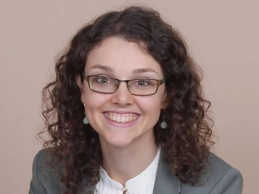 2022 Distinguished Alumni Award Winner Rebecca (Arndt) Crecente ’04 ...